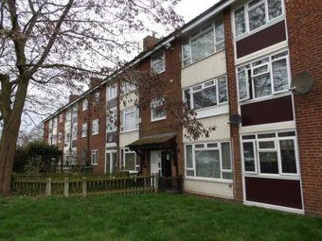 3 Bedrooms Flat for rent in Foxwood Grove, Birmingham B37