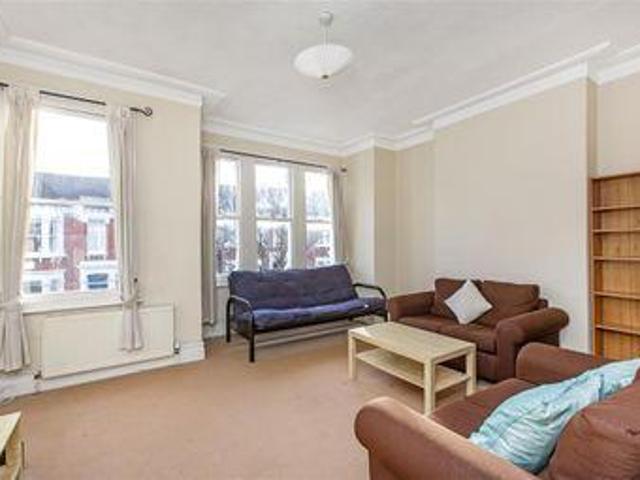 3 Bedrooms Flat for rent in Fontarabia Road, London SW11