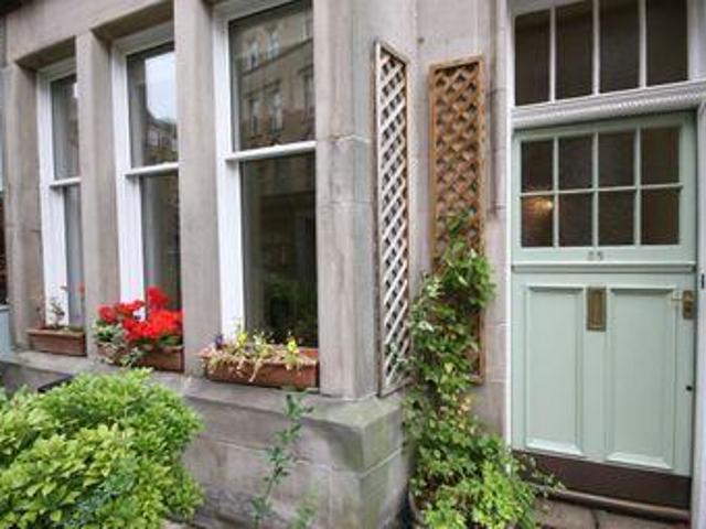 3 Bedrooms Flat for rent in Forbes Road, Edinburgh EH10