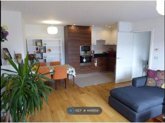 3 Bedrooms Flat for rent in Forge Square, London E14