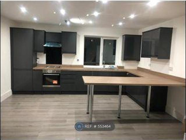 3 Bedrooms Flat for rent in Forest Gate, London E7