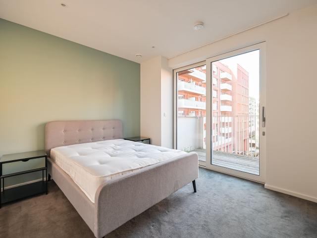 3 Bedrooms Flat for Rent in Fortuna House, East Village | Foxtons