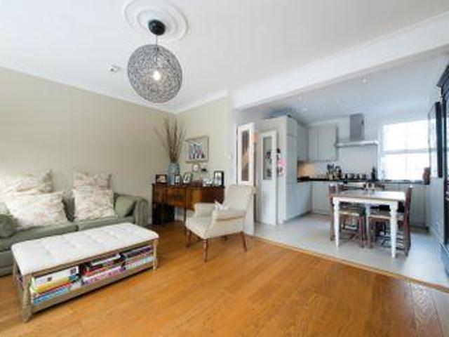 3 Bedrooms Flat for rent in Farm Lane, London SW6