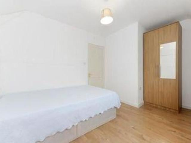 3 Bedrooms Flat for rent in Farmstead Road, Harrow HA3