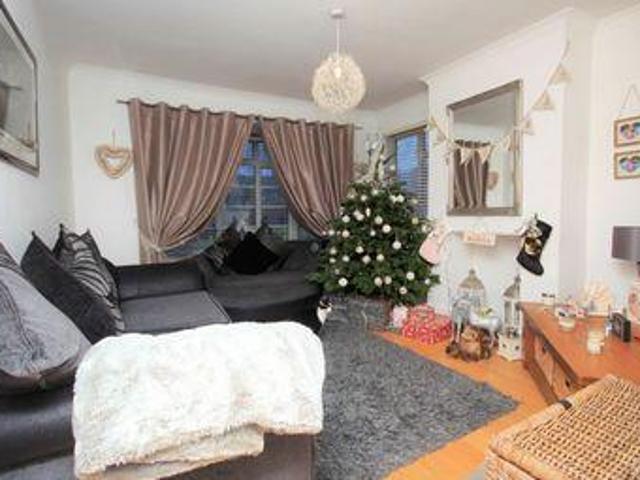 3 Bedrooms Flat for rent in Featherstone Road, London NW7
