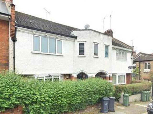 3 Bedrooms Flat for rent in Felsberg Road, Brixton SW2
