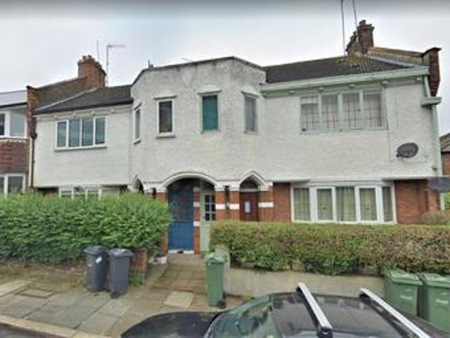 3 Bedrooms Flat for rent in Felsberg Road, Brixton SW2