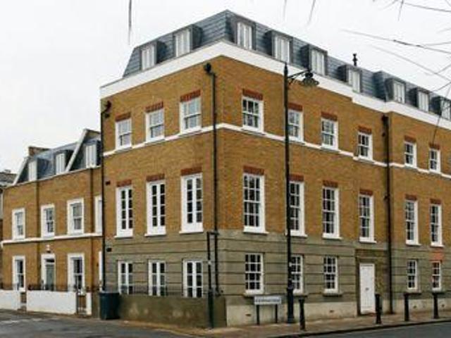 3 Bedrooms Flat for rent in Fentiman Road, London SW8