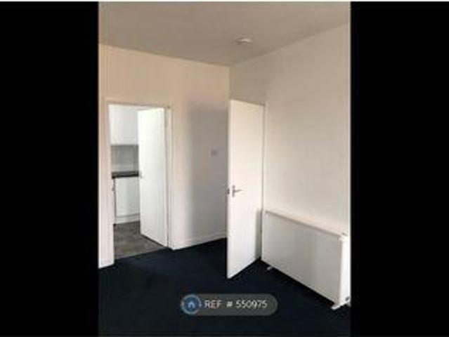 3 Bedrooms Flat for rent in Ferry Road Avenue, Edinburgh EH4