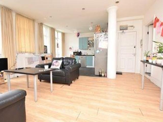 3 Bedrooms Flat for rent in Fitzalan Square, Sheffield S1