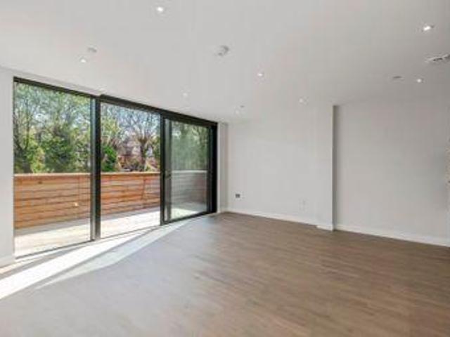 3 Bedrooms Flat for rent in Finchley Road, Hampstead NW3