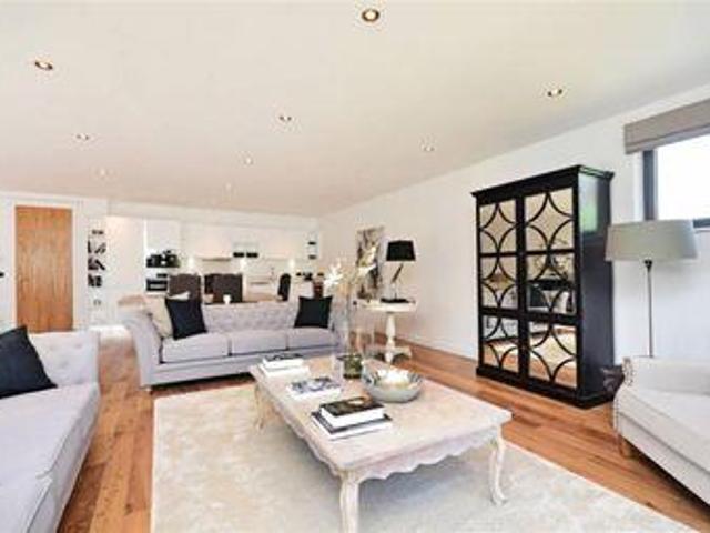 3 Bedrooms Flat for rent in Finchley Road, London NW3