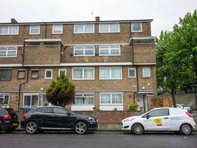 3 Bedrooms Flat for rent in Finwhale House, Glengall Grove, London E14
