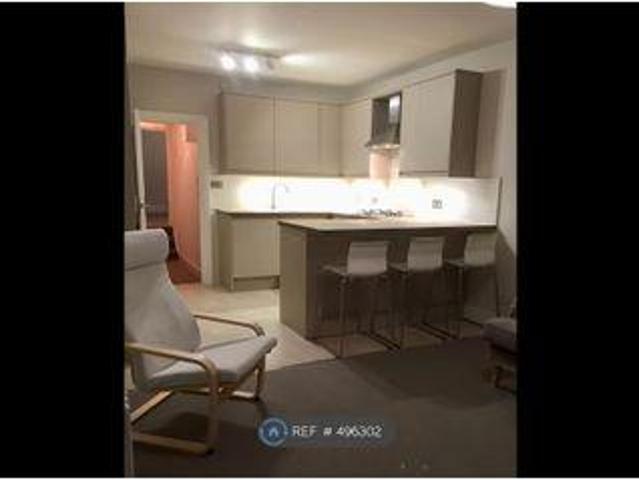 3 Bedrooms Flat for rent in First Floor, London SW12