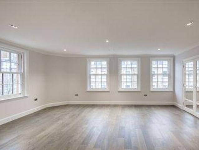 3 Bedrooms Flat for rent in Flat 4, Cochrane Mews, London NW8