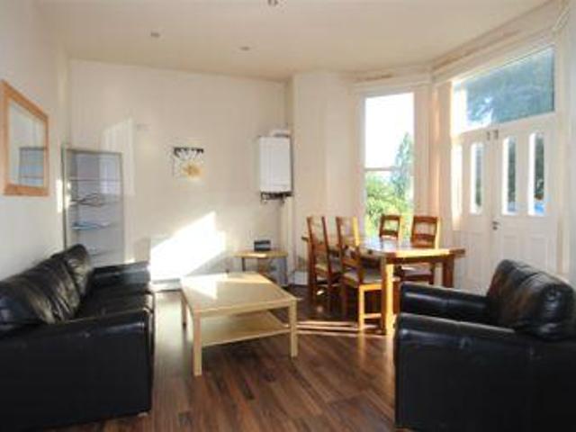 3 Bedrooms Flat for rent in Flat 1, 11 Lawson Road, Broomhill, Sheffield S10