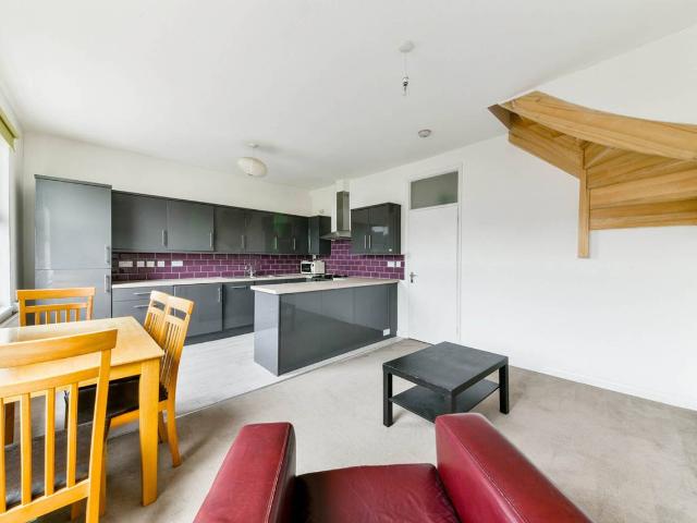 3 Bedrooms Flat for Rent in Florence Road | Foxtons
