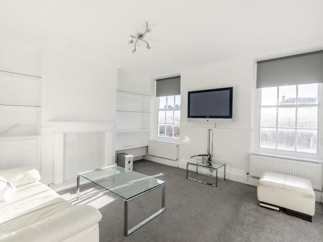 3 Bedrooms Flat for Rent in Frampton Street | Foxtons