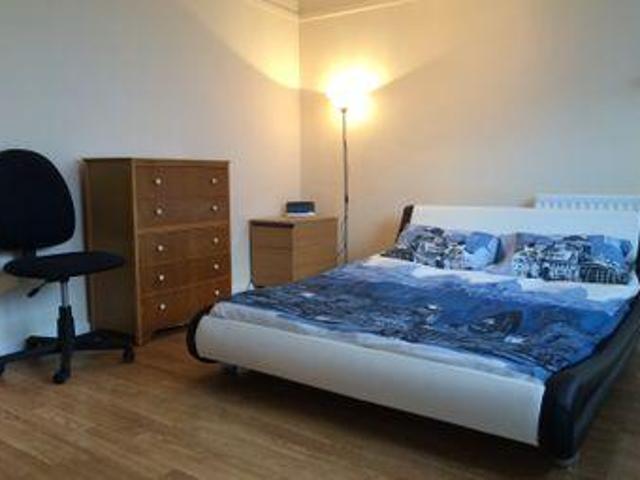 3 Bedrooms Flat for rent in Frances Street, Woolwich, London SE18