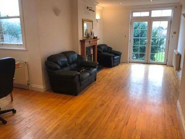 3 Bedrooms Flat for rent in Friern Park, Finchley N12