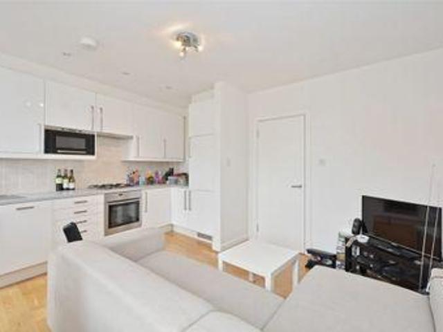 3 Bedrooms Flat for rent in Fulham High Street, Fulham SW6