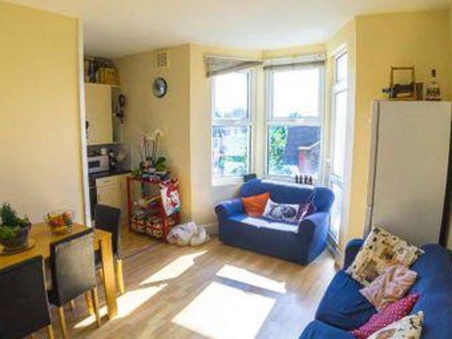 3 Bedrooms Flat for rent in Fulham Palace Road, Hammersmith, London, 9Pa W6
