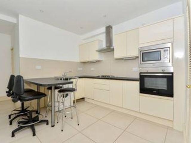 3 Bedrooms Flat for rent in Fulham Road, Chelsea SW10