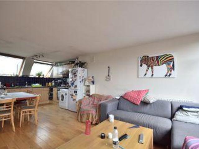 3 Bedrooms Flat for rent in Fulham Road, Fulham, London SW6