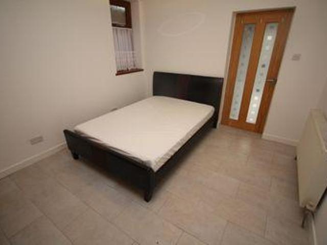 3 Bedrooms Flat for rent in Furlong Road, Coventry CV1