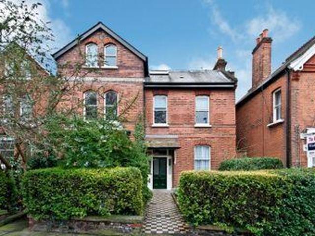 3 Bedrooms Flat for rent in Knatchbull Road, London SE5
