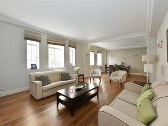 3 Bedrooms Flat for rent in Knightsbridge Court, 12 Sloane Street, Knightsbridge Court, London SW1X