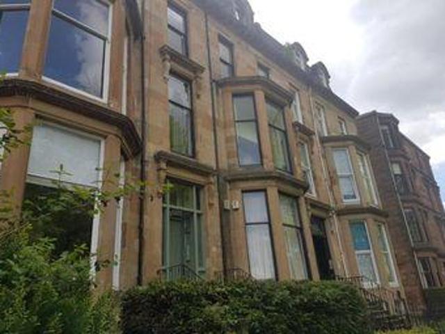3 Bedrooms Flat for rent in Kelvin Drive, Glasgow G20
