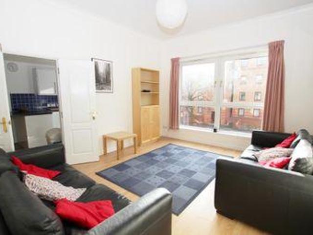 3 Bedrooms Flat for rent in Kelvinhaugh Street, Glasgow G3
