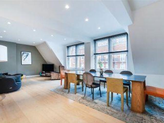 3 Bedrooms Flat for rent in Kensington Court, London W8