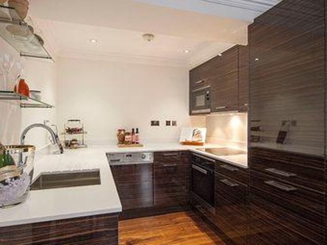 3 Bedrooms Flat for rent in Kensington Gardens Square, Bayswater W2