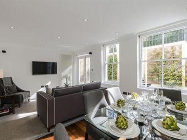 3 Bedrooms Flat for rent in Kensington Gardens Square, London W2