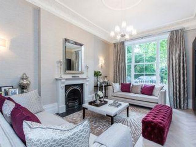 3 Bedrooms Flat for rent in Kensington Gardens Square, London W2