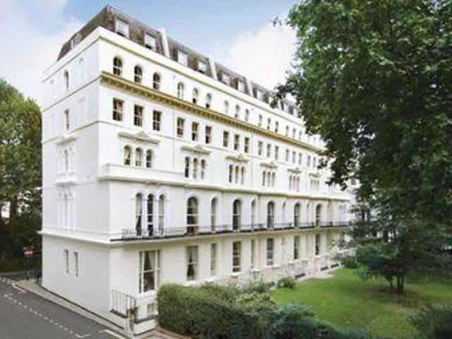 3 Bedrooms Flat for rent in Kensington Gardens Square, London W2