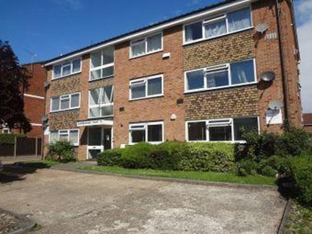 3 Bedrooms Flat for rent in Kenton Road, Harrow HA3