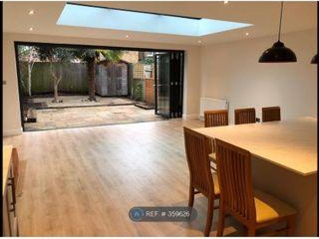3 Bedrooms Flat for rent in Kenyon Street, London SW6