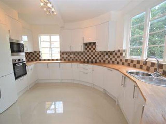 3 Bedrooms Flat for rent in Kersfield Road, Putney SW15