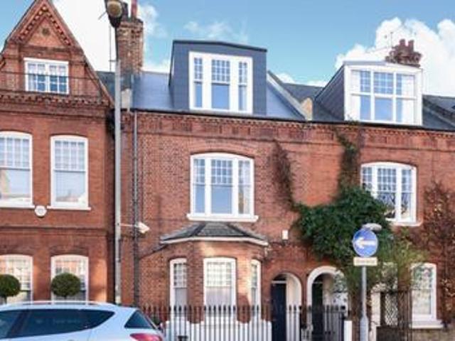 3 Bedrooms Flat for rent in Kersley Street, London SW11