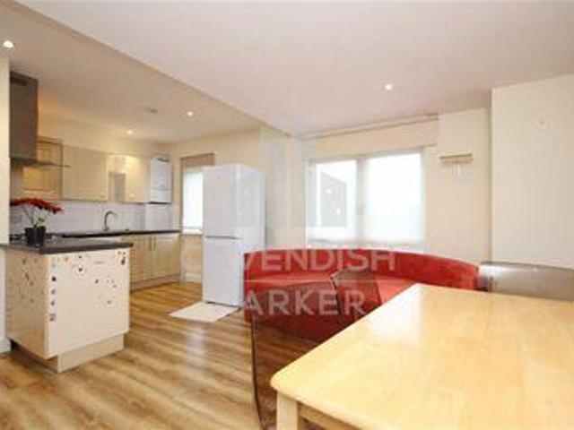 3 Bedrooms Flat for rent in Kilburn High Road, Kilburn, London NW6
