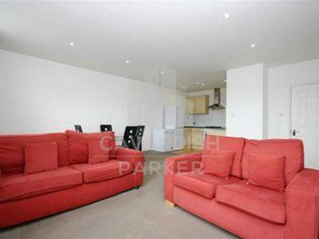 3 Bedrooms Flat for rent in Kilburn High Road, Kilburn, London NW6