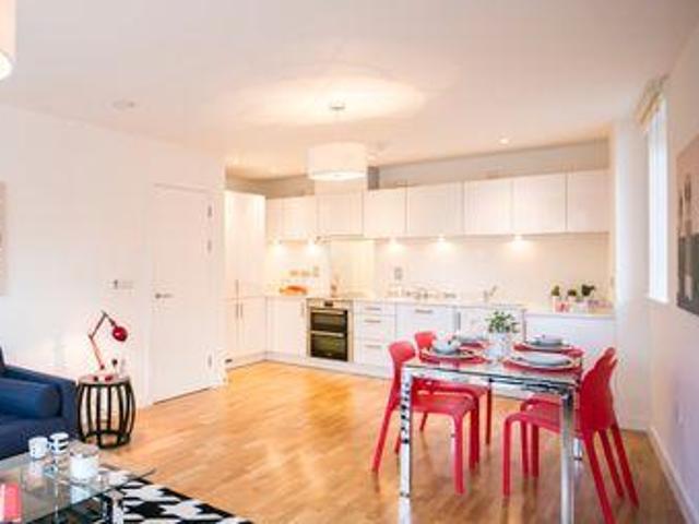 3 Bedrooms Flat for rent in Killick Way, London E1