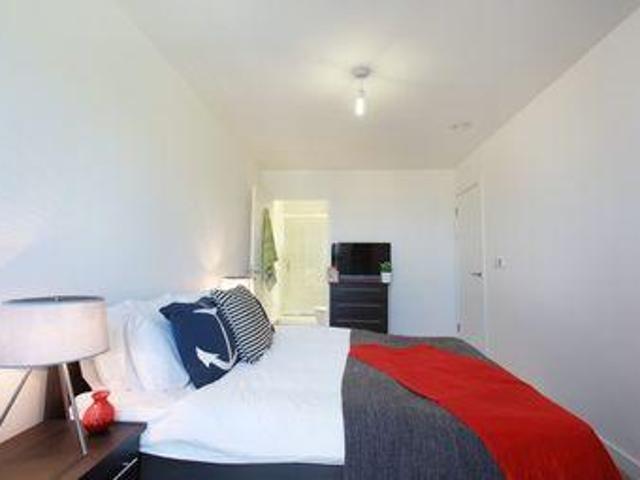 3 Bedrooms Flat for rent in Killick Way, Stepney Green E1
