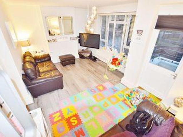 3 Bedrooms Flat for rent in Killip Close, London E16