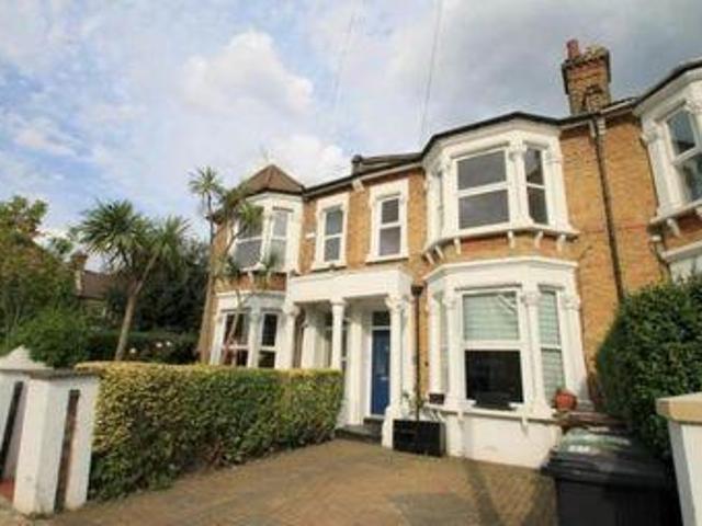 3 Bedrooms Flat for rent in Kilmorie Road, London SE23