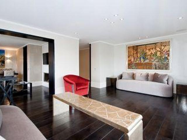 3 Bedrooms Flat for rent in Kingston House South, Ennismore Gardens, Knightsbridge SW7