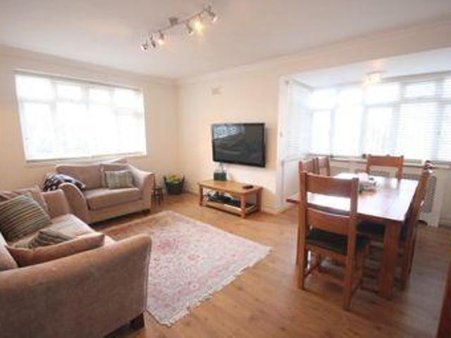 3 Bedrooms Flat for rent in Kingston Hill, Kingston Upon Thames KT2